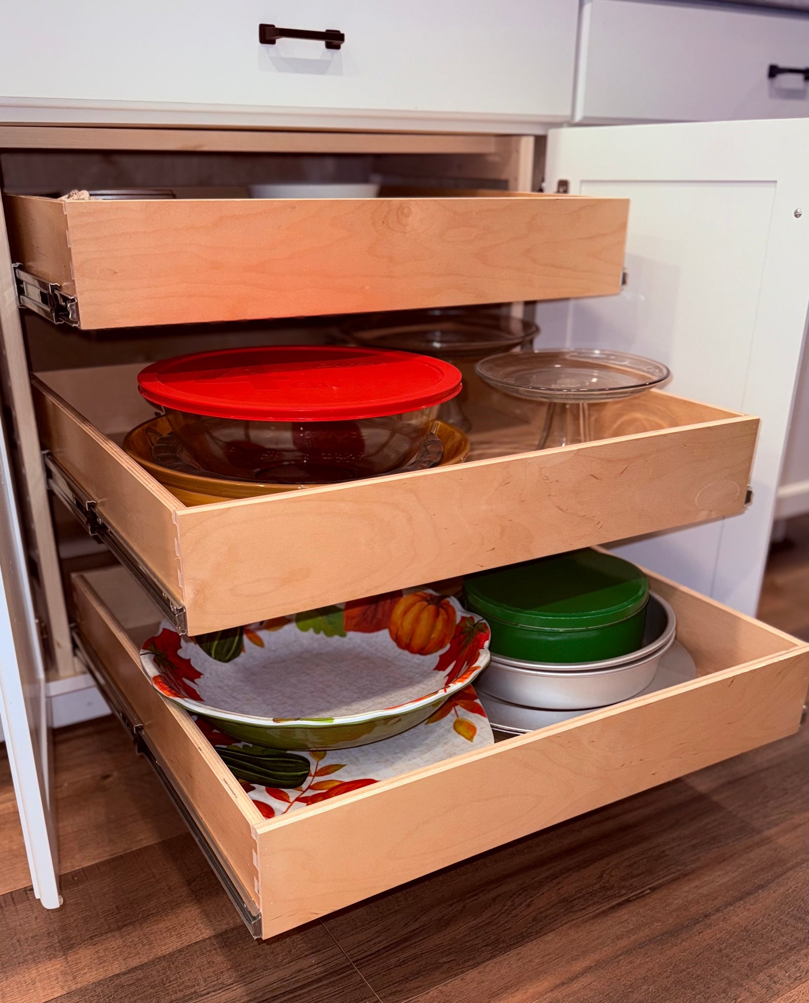 Triple pull out drawer – Interior Cabinet Solutions